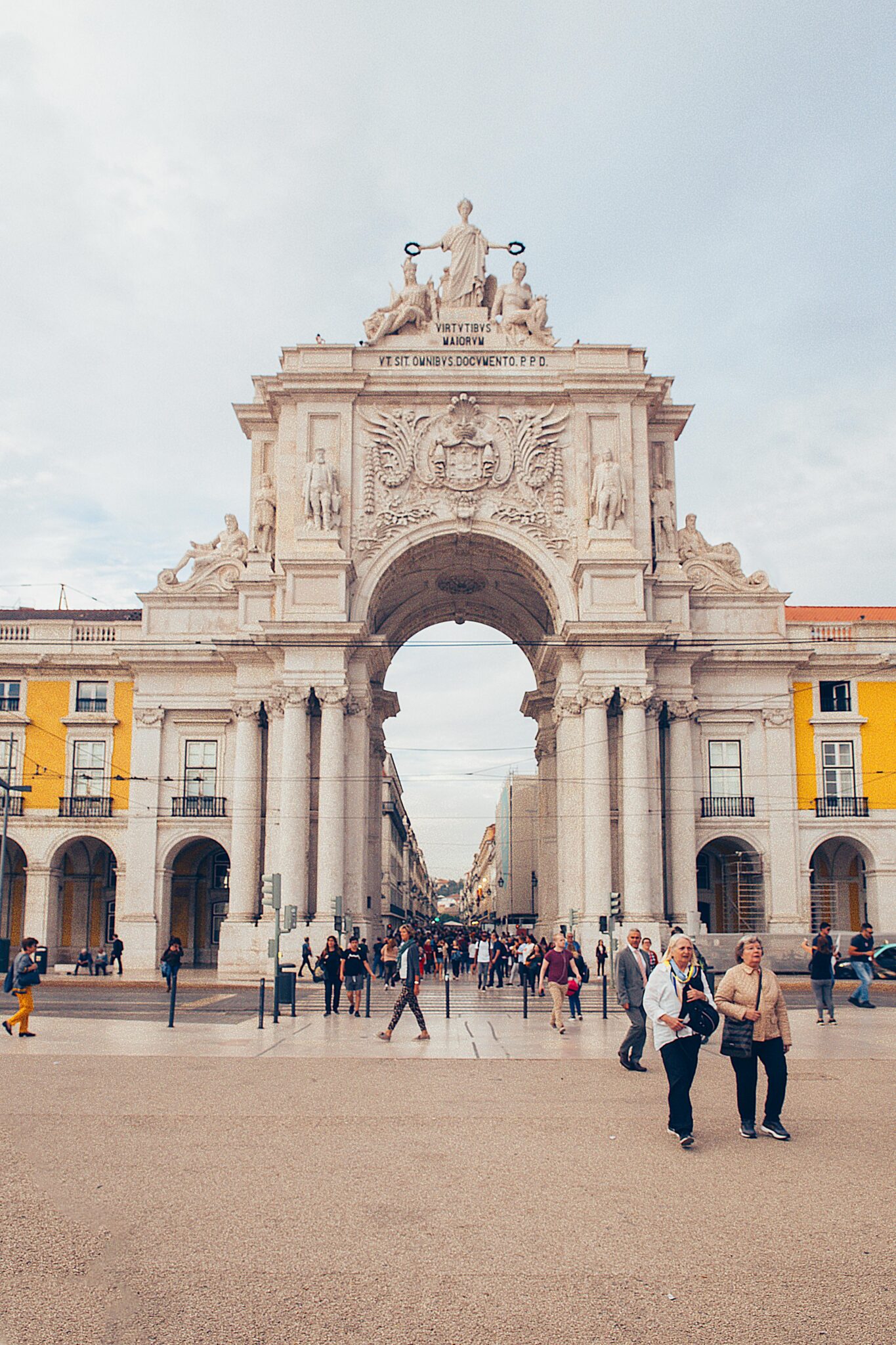 9 Beautiful Squares in Lisbon You Must Visit - Lisbon Listicles